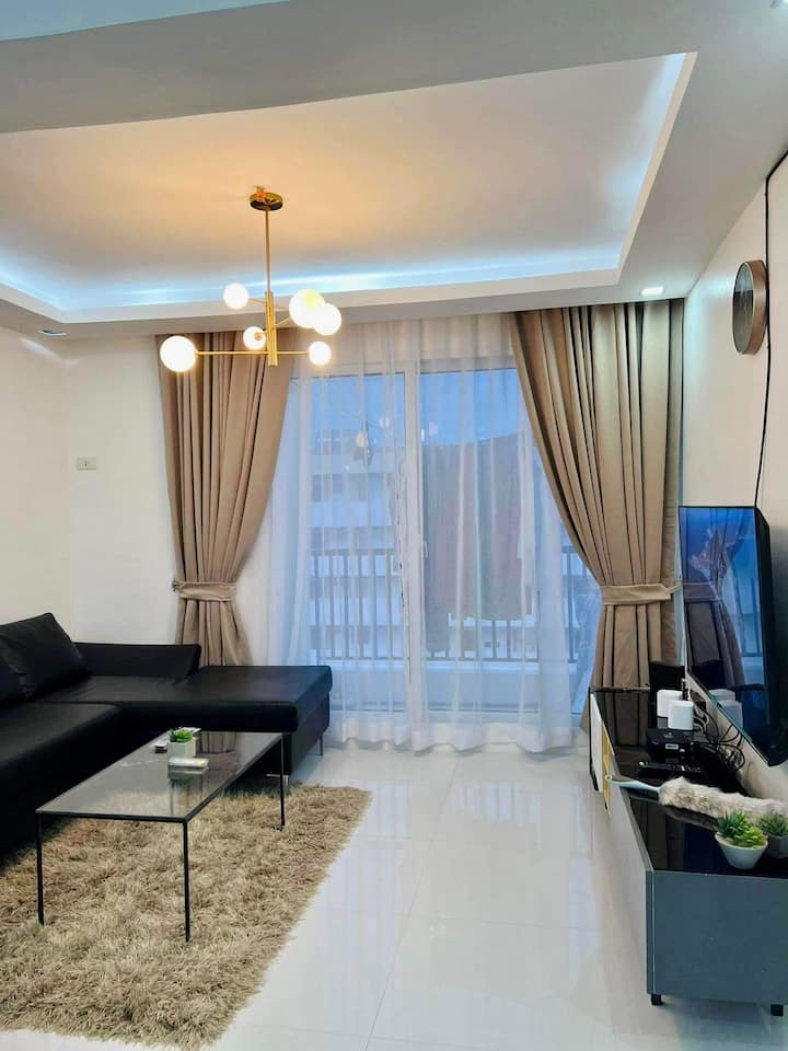 Spacious 2 Bedroom Condo 4 Rent W/ Amazing View - Lapu-Lapu City