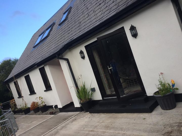 Beautiful 4 Bedroom Home - Westport, Ireland