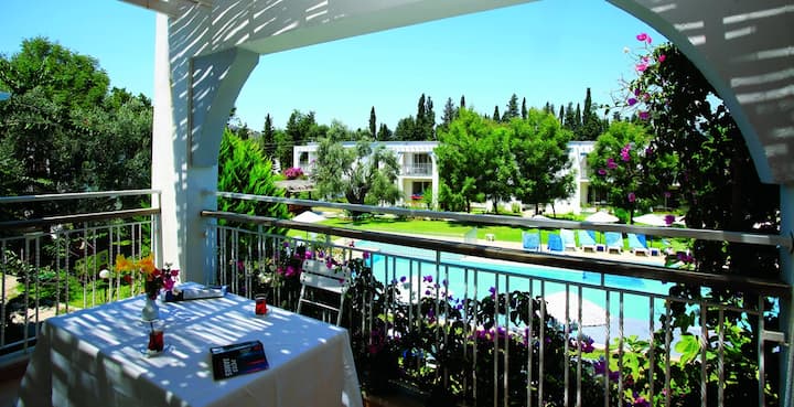 Sun, Sand, Service And Comfort: 2br Suit - Gümbet