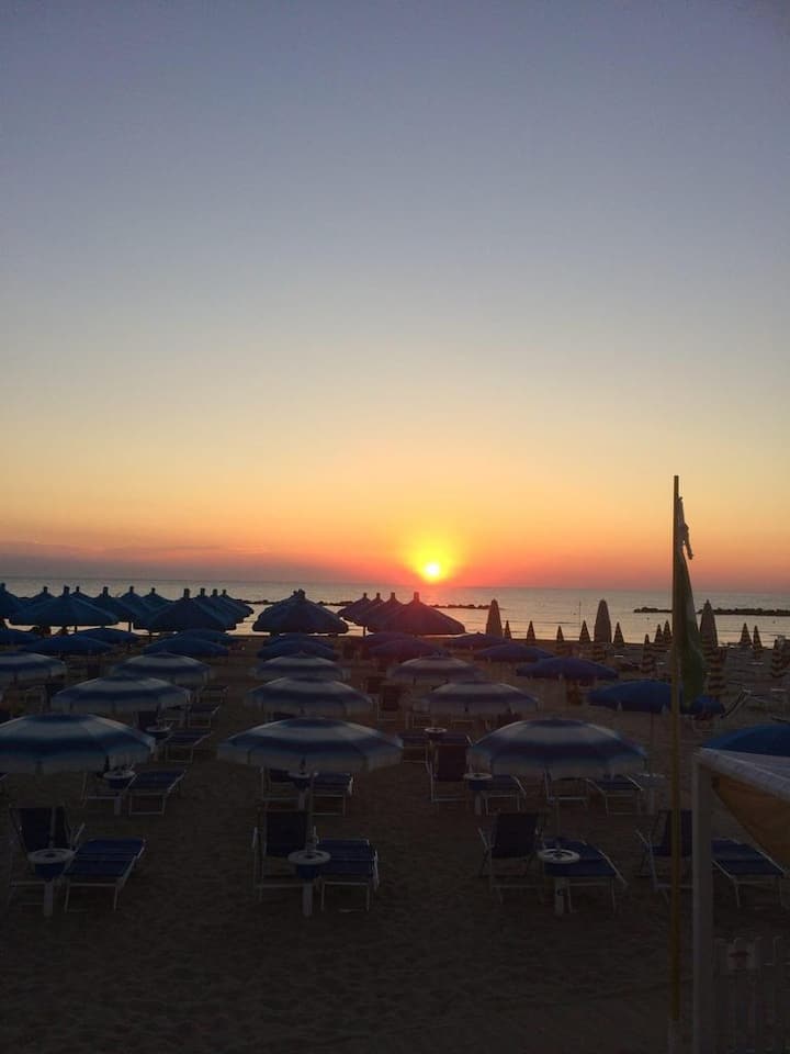 Bilocale Sul Mare Con Veranda E Posto Auto - Montesilvano