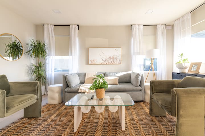 Charming 2-bedroom Home W/ Incredible Backyard - San Diego