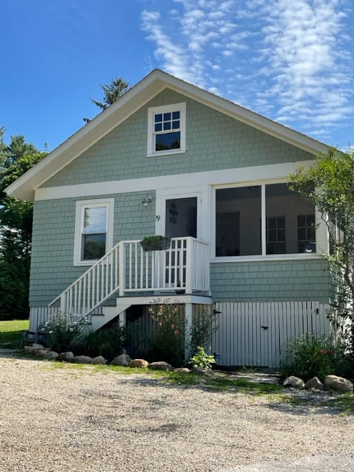 Beach Cottage Walk To Town & Cove + Fire Pit, Bbq - Ogunquit, ME