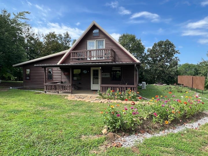 Bear Foot Cabin
Glory Hole - Hot Tub
Spring Sale! - Arkansas