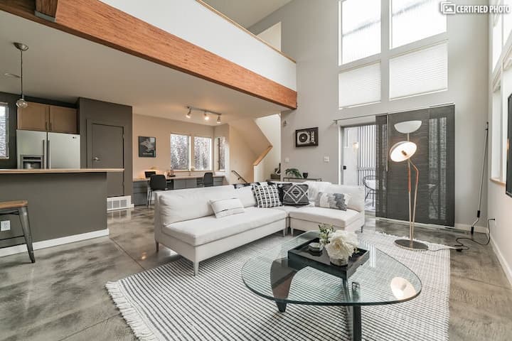 Stunning Airy Industrial 2 Bedroom/bath Loft - Alameda, CA