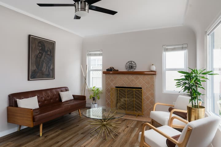 North Park Casita – Historic Style, Modern Comfort - Gaslamp Quarter - San Diego