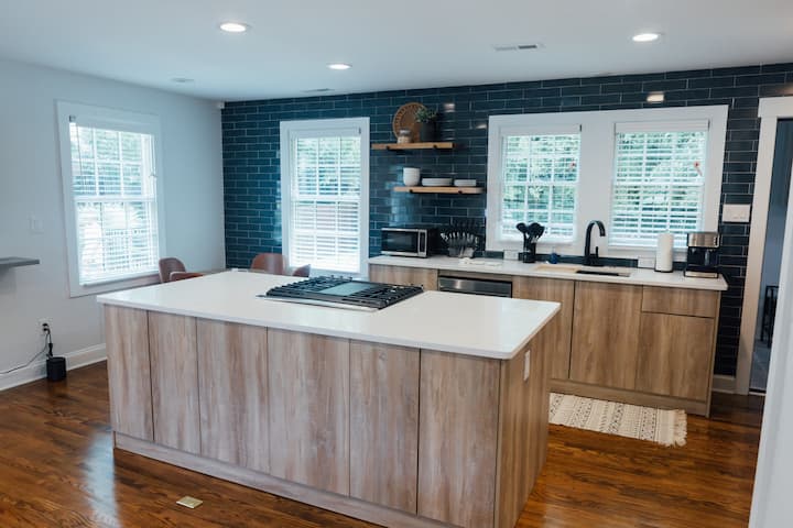 Newly Renovated Wilmore Home! - Charlotte, NC