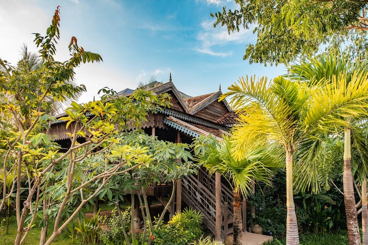 Superbe Bungalow En Bois - 2 Lits - Cambodge