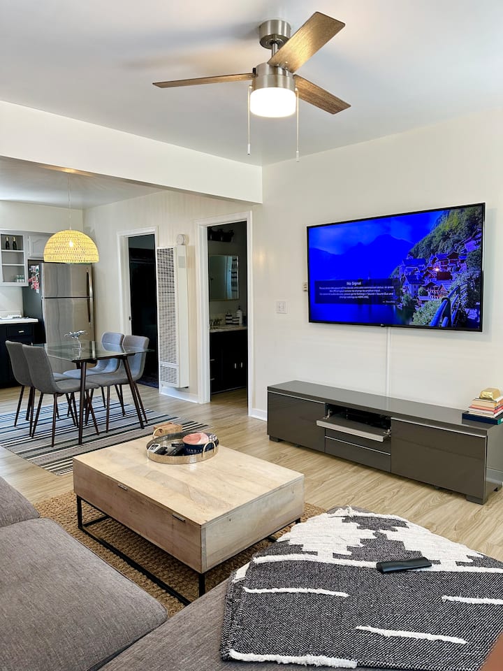 Cute Little House, Close To Everything! - Carson, CA