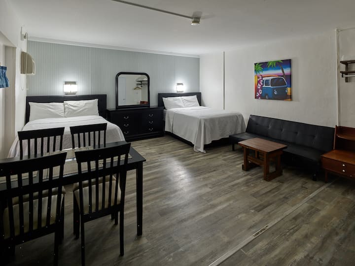 Hampton Beach Spacious Studio Apartment By The Sea - Ocean Boulevard, NH