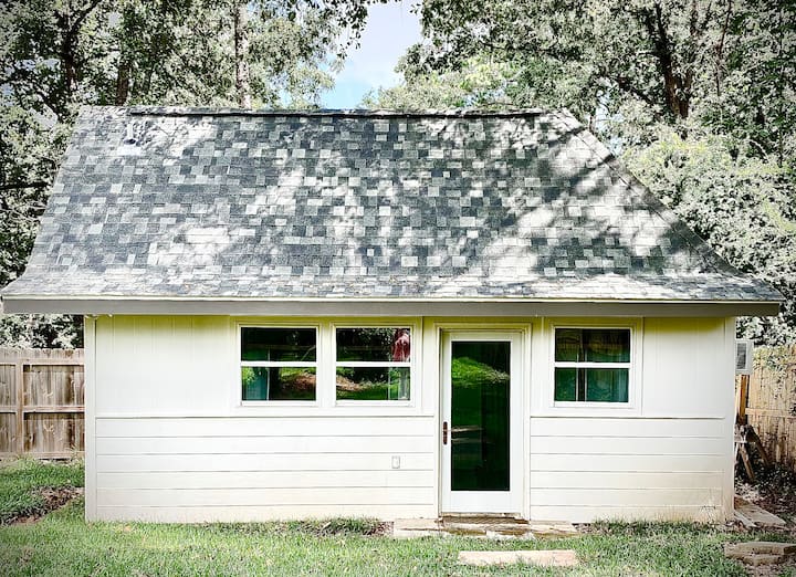 New! Bright Tiny Home In Midtown- 1 Mile To Usm! - Hattiesburg, MS