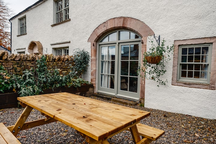 The Coach House- Dog Friendly Cottage Sleeping 6 - Appleby-in-Westmorland