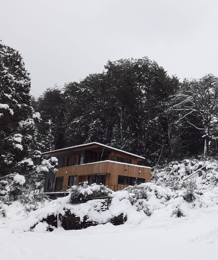 Casa De Diseño En Entorno Natural. - San Carlos de Bariloche