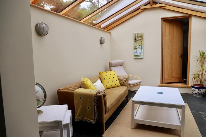 Cosy Thatched Cottage Sleeps 6 Near Portscatho - St Mawes