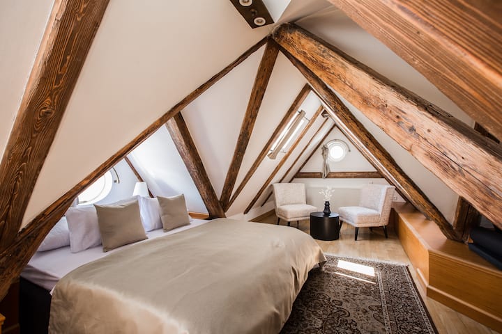 Attic 2bdr Suite | Nerudova 211 - Prague