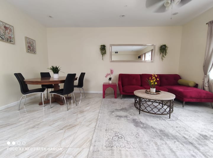 Lovely Red One Bedroom One Bathroom Near River Nyc - Fort Lee, NJ