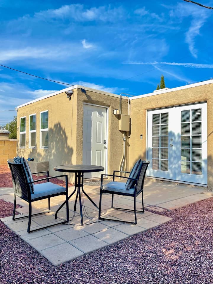 Charming, Cozy And Private Casita Near Uptown - Albuquerque, NM