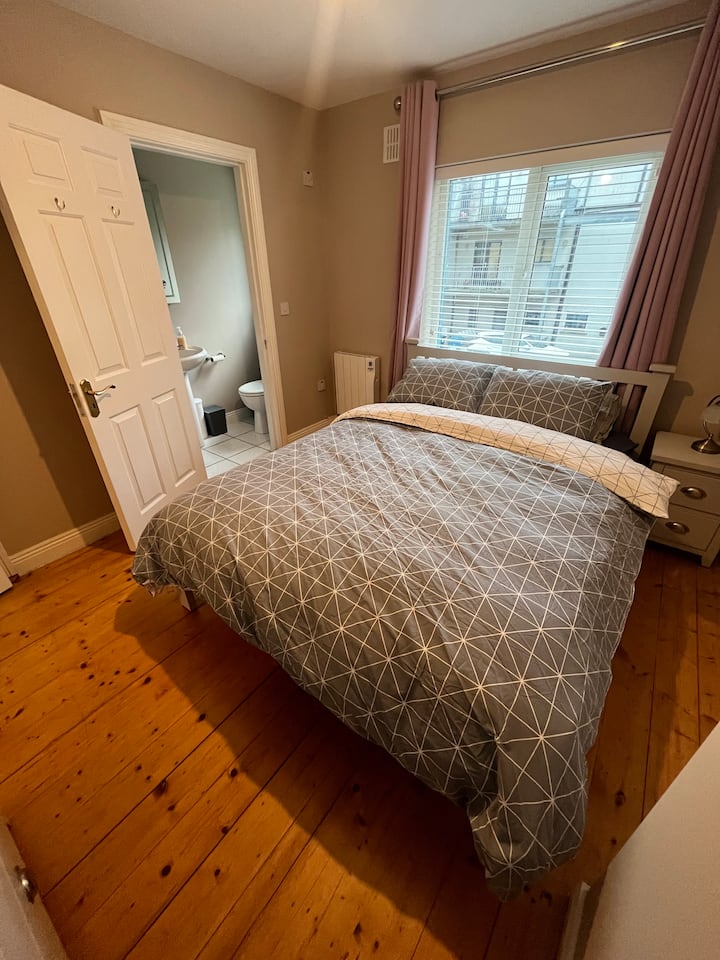 En-suite Double Room - Gorey