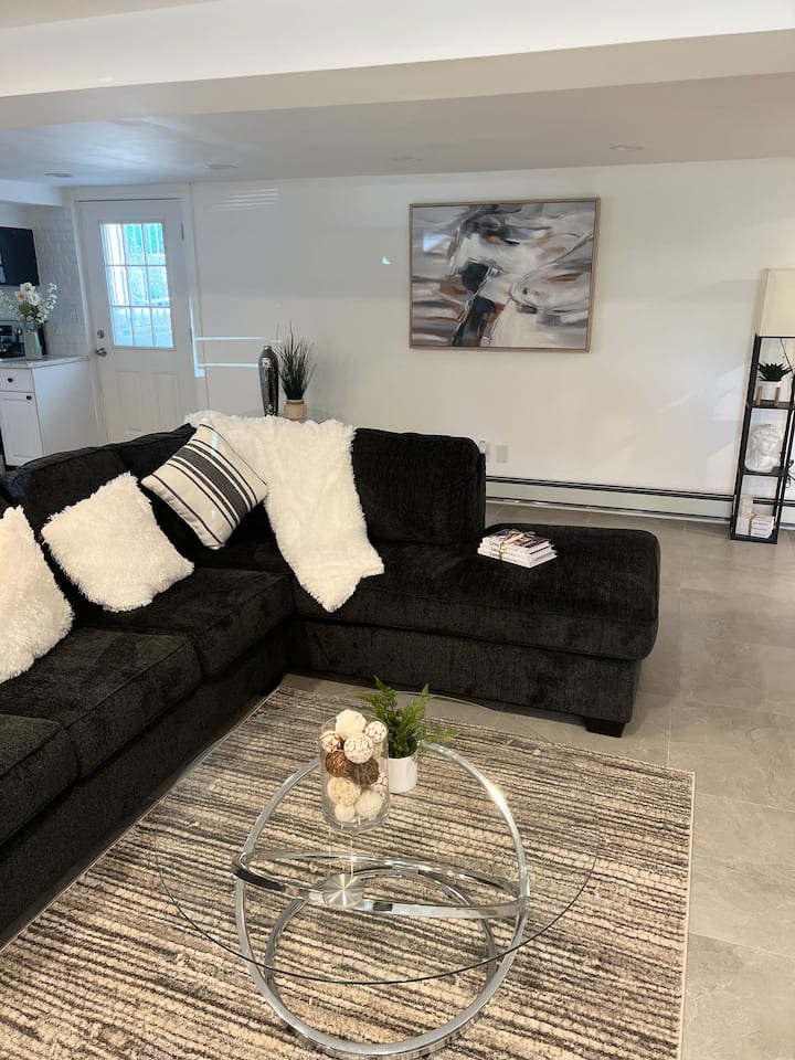 Allure Escapes Contemporary & Luxurious 3bdrm/2br - New York John F. Kennedy Airport (JFK)