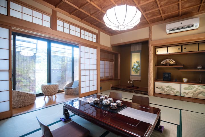 【鶴Inn】駐車場あり| 200㎡庭付き Bbq可能| 奈良一棟貸し切り|贅沢な和モダン一軒家・川上 - Nara, Prefecture de Nara, Japan