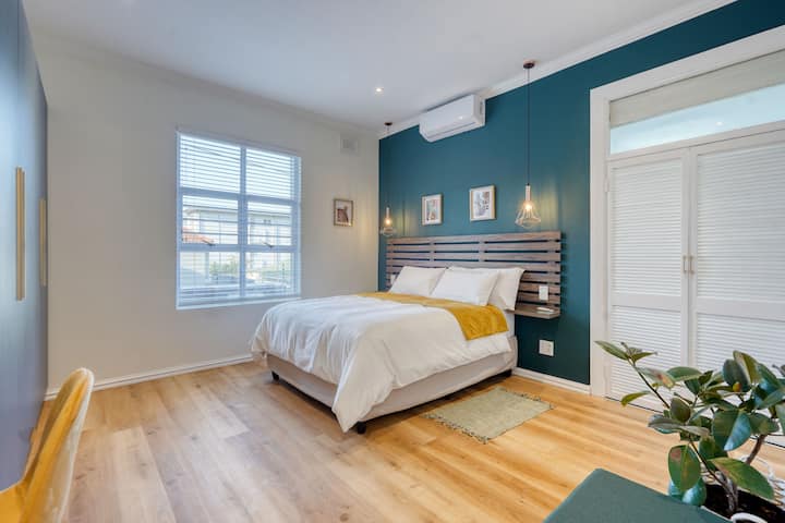 Charming 1 Or 2 Bedroom Apartment With Pool - Durban