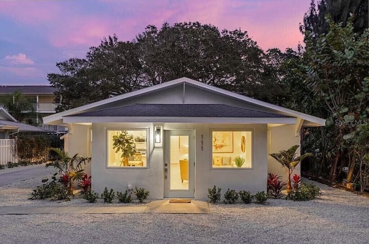 Absolute Perfect Beach Lifestyle - Indian Shores, FL