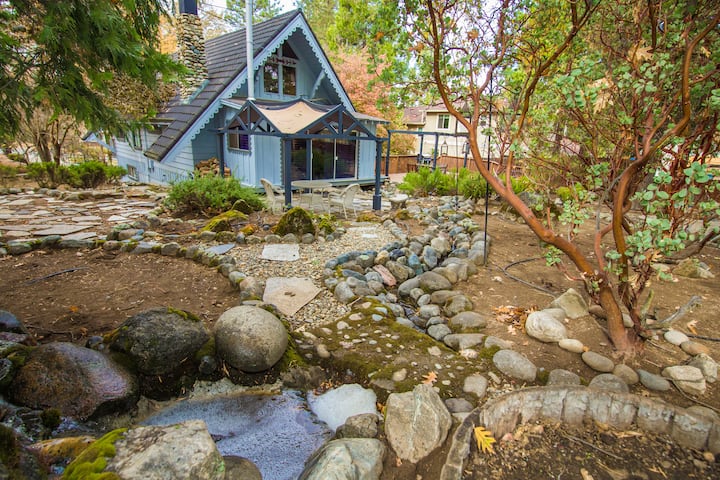 Yosemite Wonderland Chalet With Mountain Views - Oakhurst, CA
