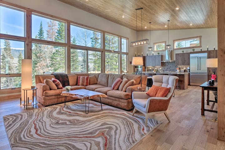 Hot Tub & Mtn Views - Private Luxury Retreat - Silverthorne, CO