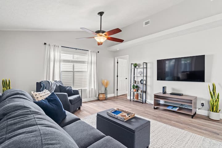 Guest Fave! Walking Distance To The Beach 3bd/2br - Panama City Beach, FL