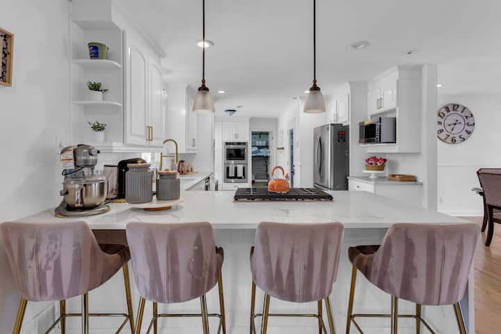 *New* Rustic Stylish 3bdr 2.5 Bath  Home - Dunwoody, GA