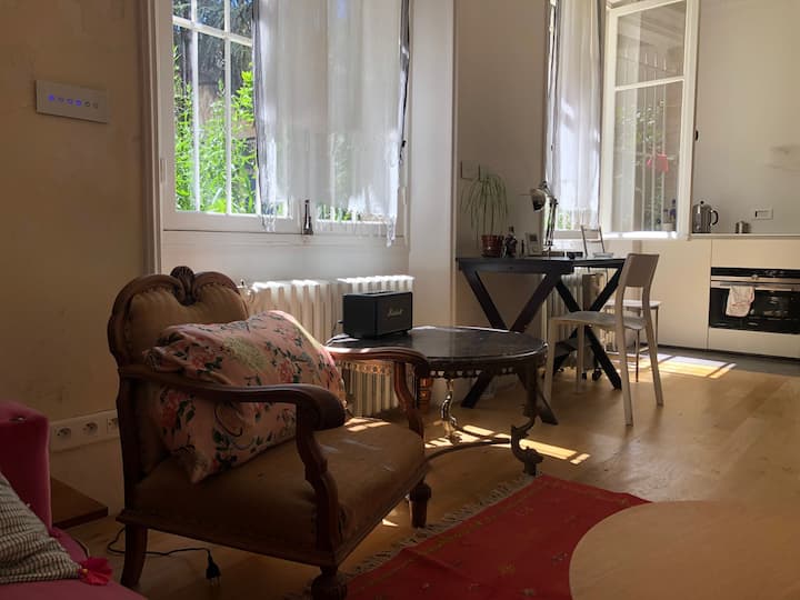 Charming And Spacious (45m) Apartment By The Canal - Paris