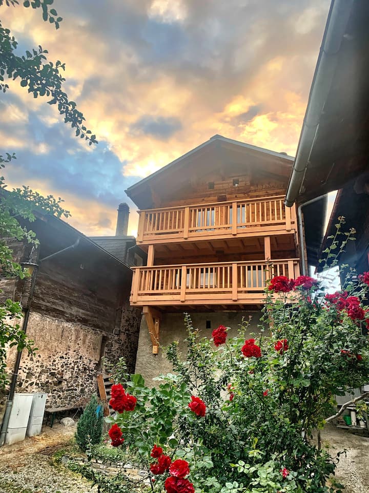 Maison Authentique Dans Un Village Typique - Crans-Montana