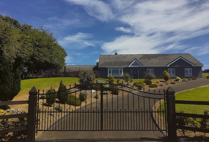 Luxury Detached Country House & Gardens - Roscrea
