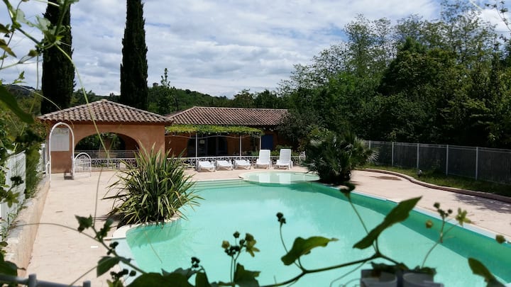 Chalet Nature Avec Piscine - Les Vans