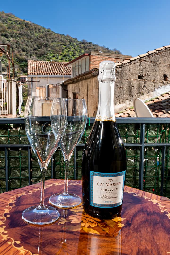 Casa Santoro - Alloggio Matrice - Fiumedinisi - Nizza di Sicilia