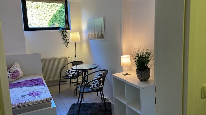 Schöne Neue Helle Souterrain Unterkunft - Blankenfelde-Mahlow