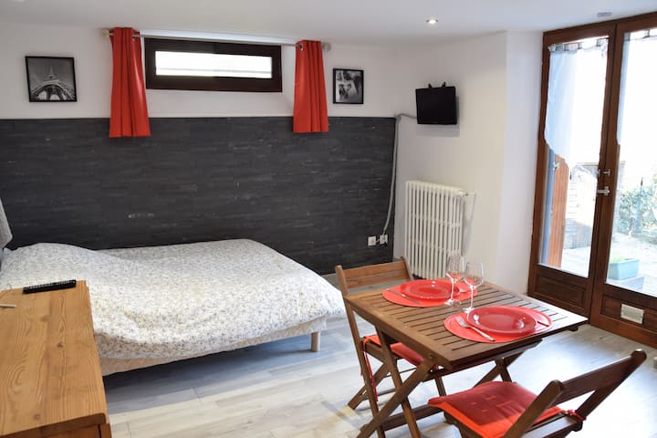 Studio Dans Maison Familiale - Chambéry