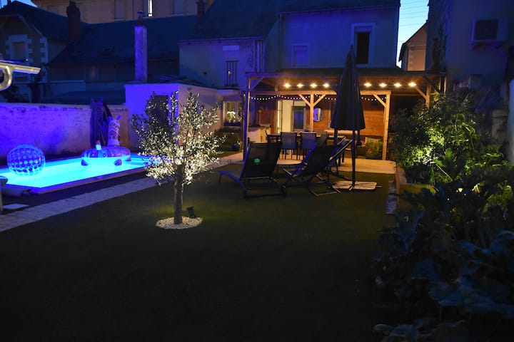 Maison Chaleureuse 120 M2 Avec Piscine Chauffée - Châtellerault