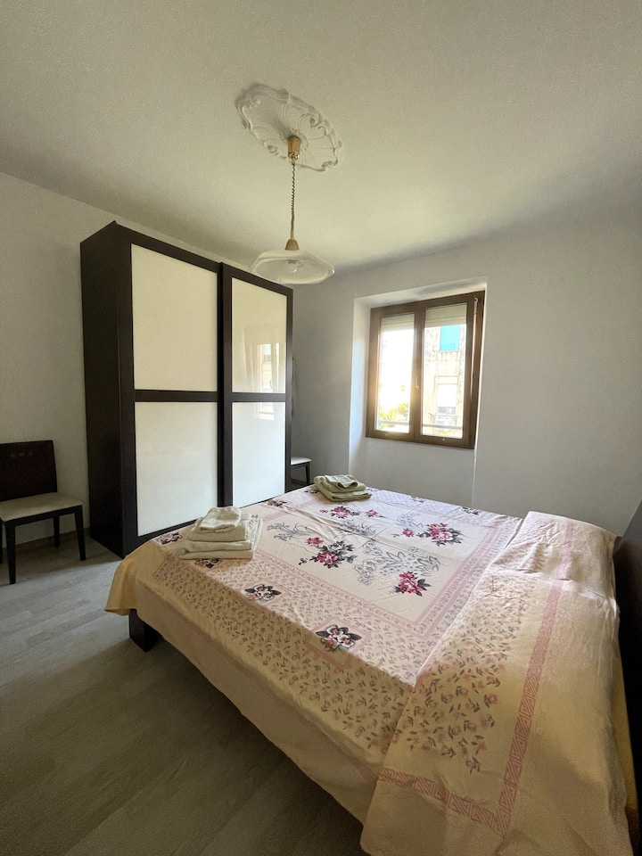Lovely 2-bed Apartment Close To City Centre. - Oristano