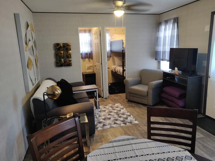 Comfortable 3-bedroom Resort Cottage With Pool - Niagara-on-the-Lake
