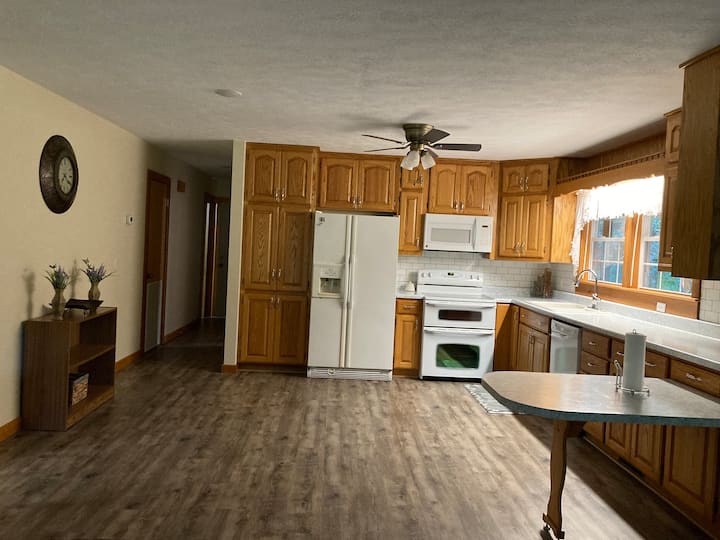 Master Suite At The Creekside - Tennessee