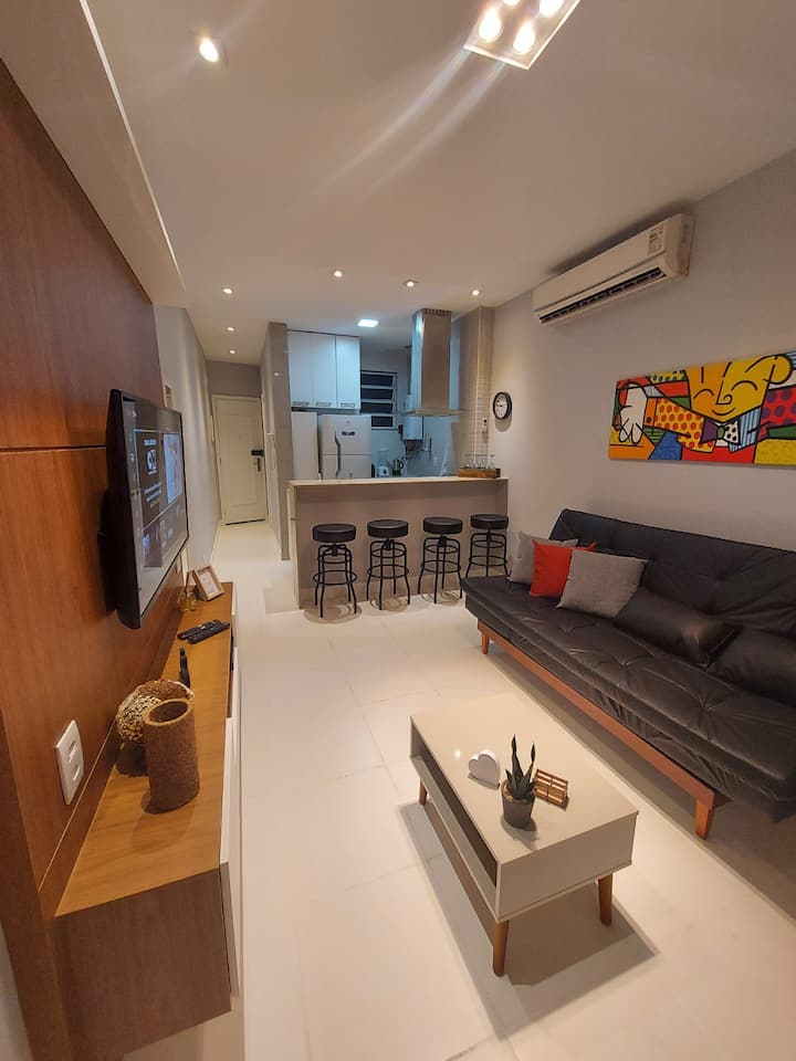 Apartment In Copacabana - Block From The Beach - Rio de Janeiro