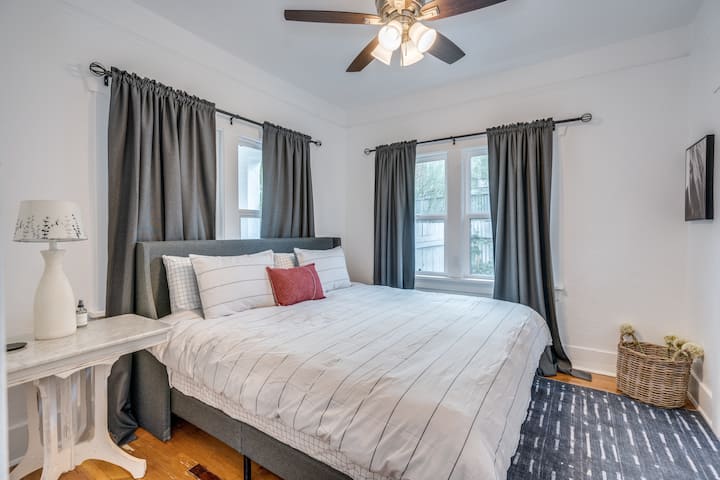 1926 Historic Duplex | Near U Of A | 1 Br & 1 Ba - Tucson, AZ