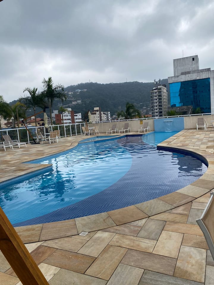 Apartamento Encantador Com Piscina - Guarujá