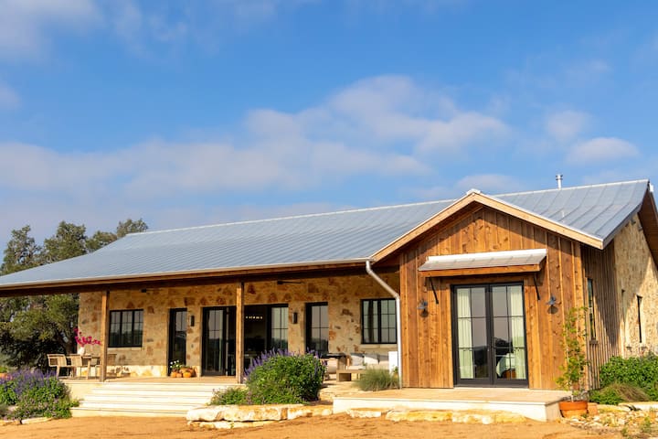 Stonehaus Lodge At Onion Creek - Dripping Springs, TX