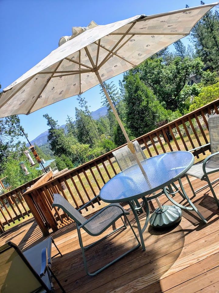 Pine Mountain Lake Cabin With Views Near Yosemite - Groveland, CA