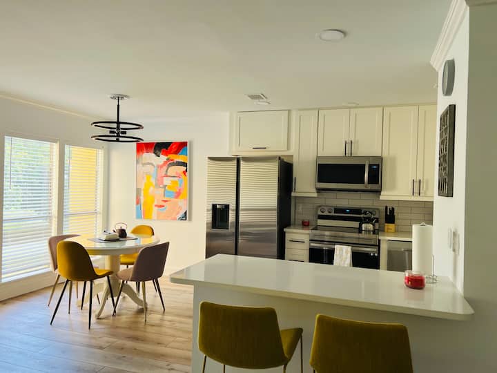 Updated Condo Minutes To Siesta Key Beach - Sarasota, FL