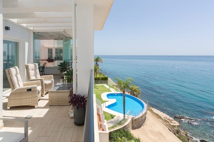 Unique Sea Frontline 3-bedroom Duplex Penthouse - Benalmádena