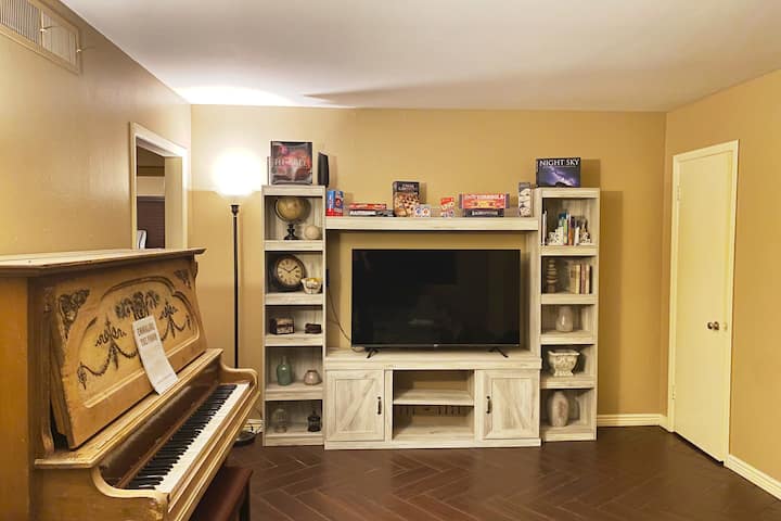 Dog-friendly, Magical Child's Room, & Refrig Air! - El Paso, TX