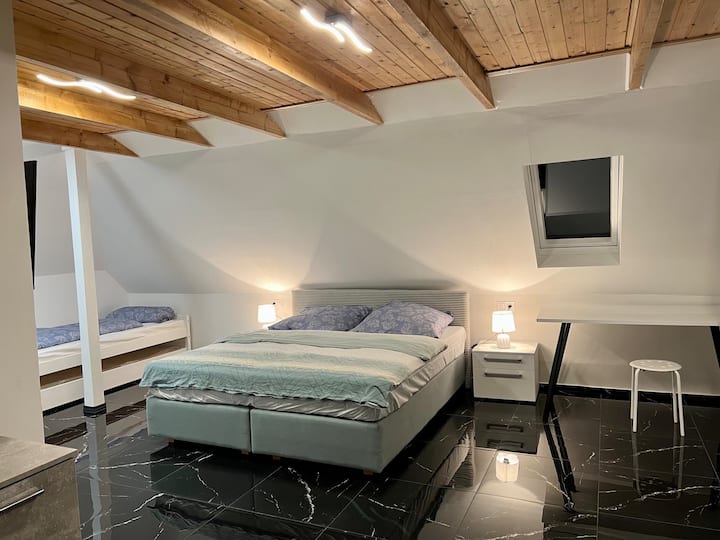 Grosser Zimmer In Lan Homestay Norden/ Norddeich - Norden