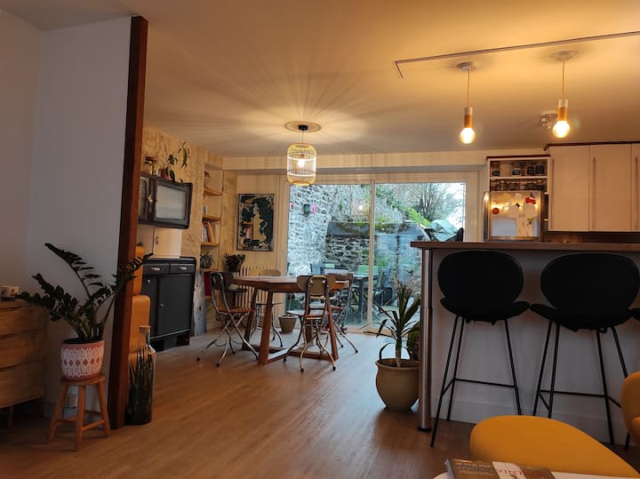 Agréable Maison De Ville Avec Jardin - 그헝빌르